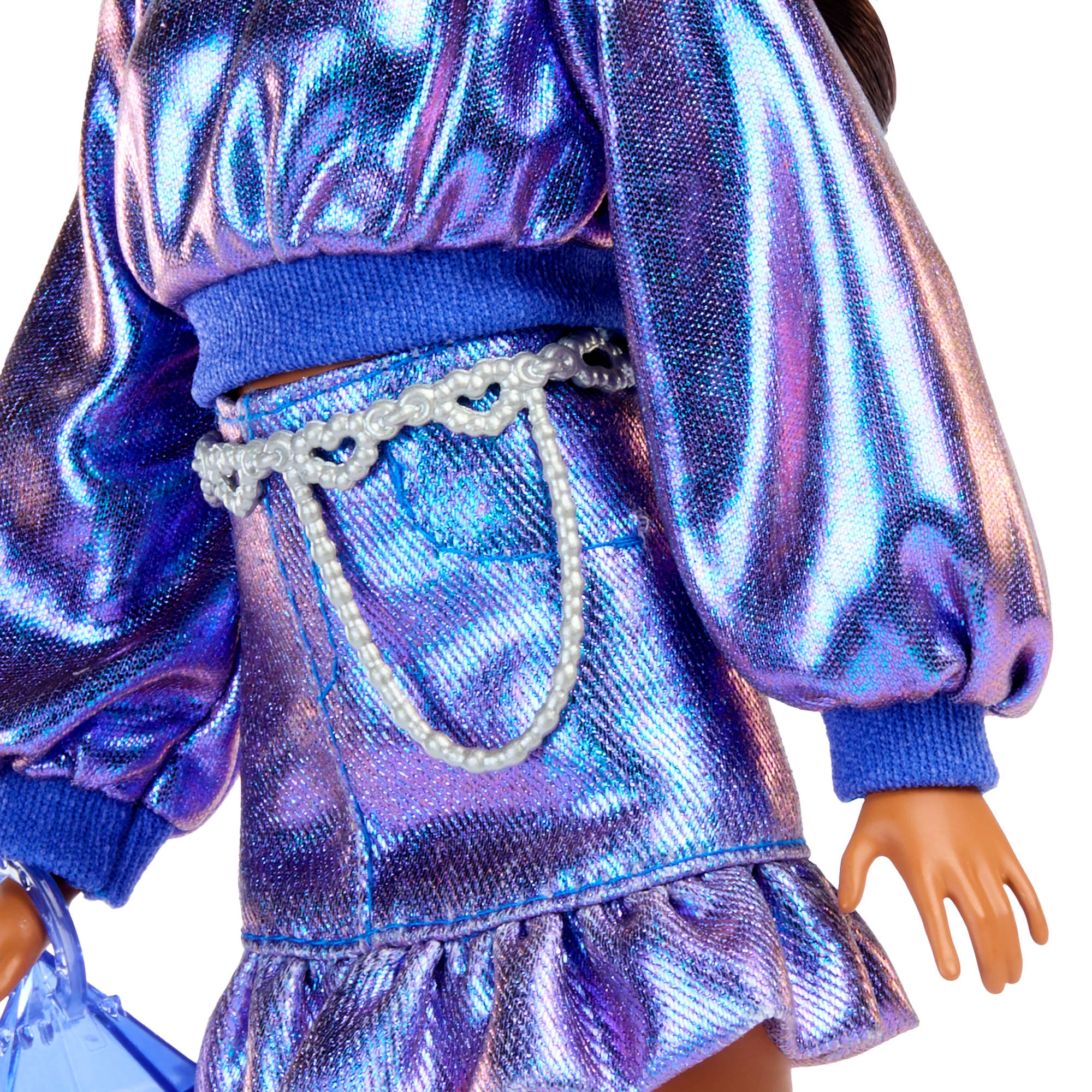 Barbie Fashionista Boneca Deluxe Cabelo Castanho e Cojunto Azul Metálico