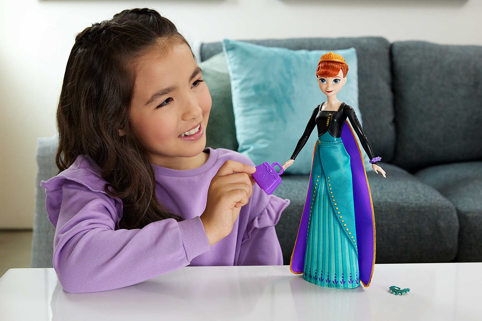 Disney Frozen SPIN & REVEAL Anna | Mattel