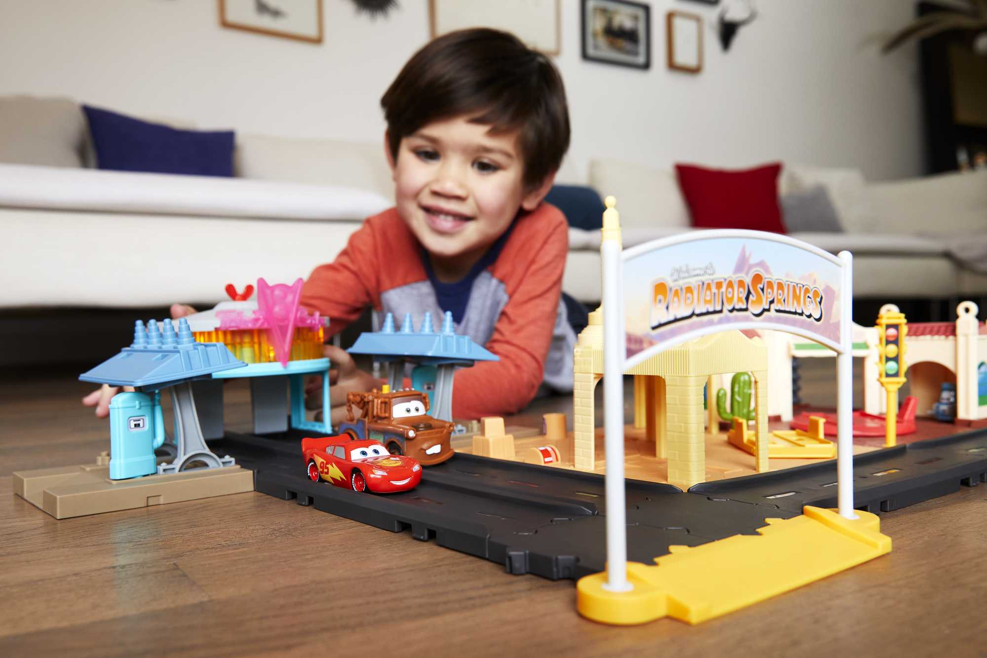 Disney Pixar Cars Radiator Springs Tour | Mattel