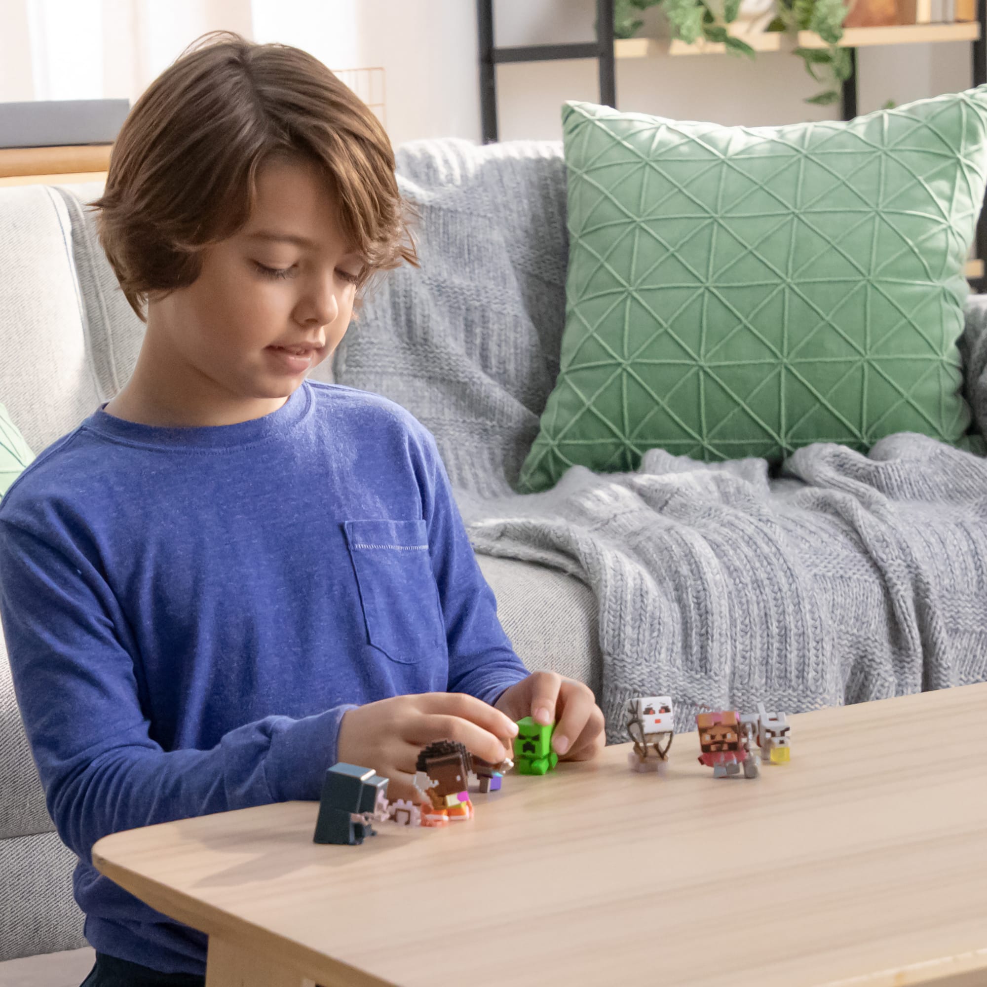 Minecraft Mini Mode Overworld Battle Pack with 7 Mini Action Figures ...