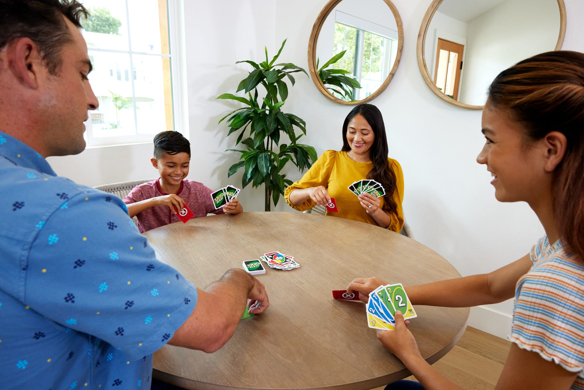 UNO Flex Card Game | Mattel