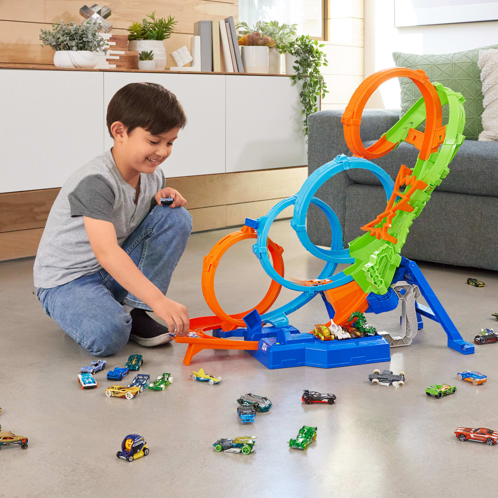 Hot Wheels 4-Loop Crash-Out Track Set | Mattel