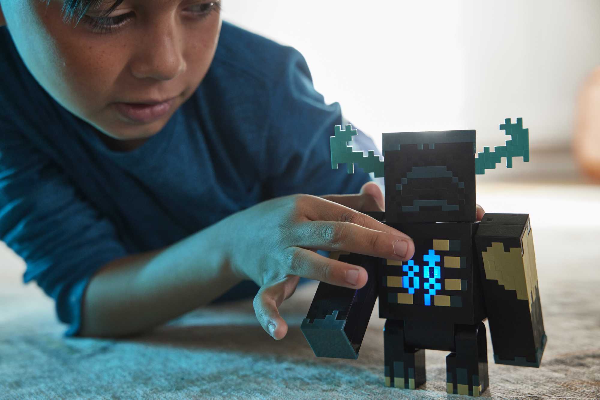 Minecraft-Figurine de gardien avec lumières, sons et accessoires | Mattel