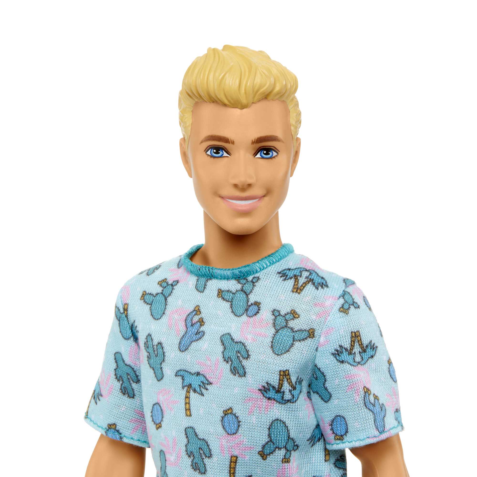 Barbie Fashionista Boneco Ken com Camiseta Azul e Shorts Brancos