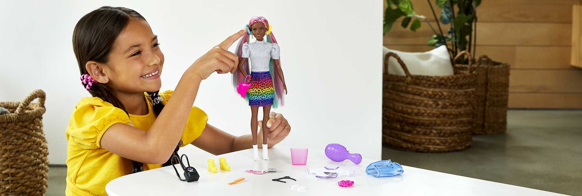 Barbie Fashion & Beauty Boneca Penteado Arco-íris Animal Print Castanha